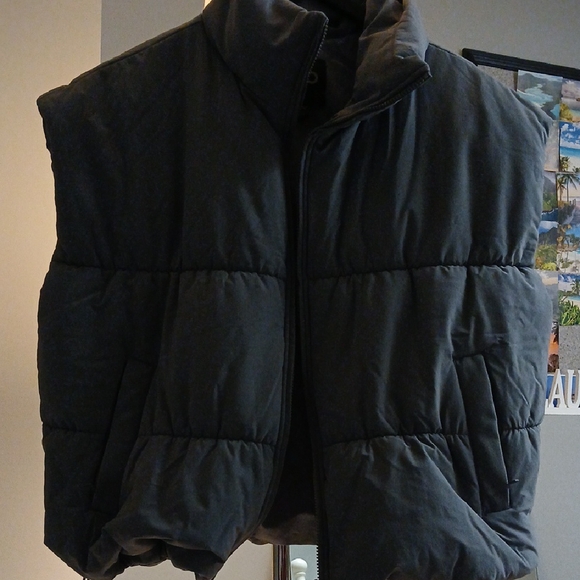 ALO Yoga | Jackets & Coats | Alo Incline Steel Grey Puffer Vest | Poshmark